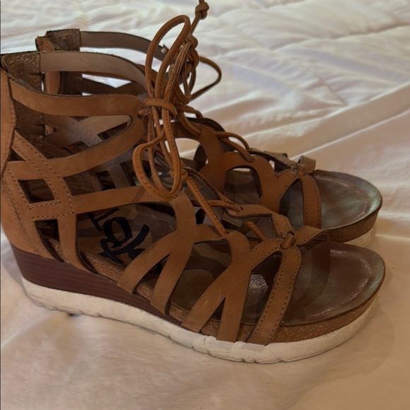 OTBT | Shoes | Otbt Escapade Leather Wedge Sandal | Poshmark